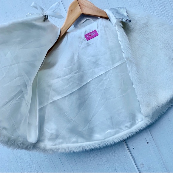 Tobi | Jackets & Coats | Ivory Faux Fur Cape By Toby | Poshmark
